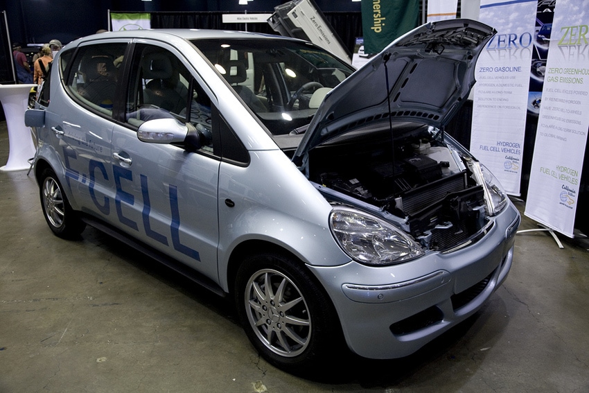 Fuel Cell Vehicles and the Hydrogen Infrastructure